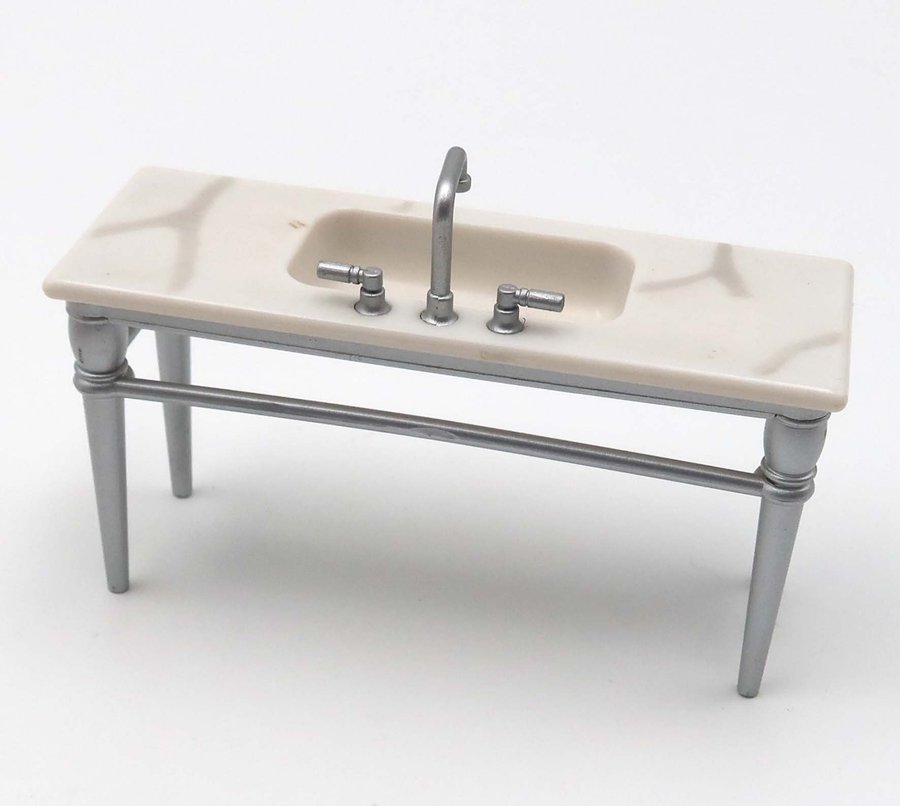 Handfat och bänk till badr.. | Köp från PreLovedByMalin på Tradera ...