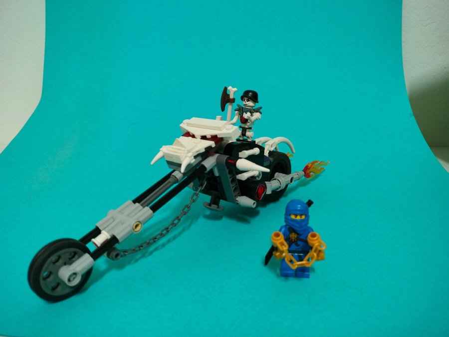 Se produkter som liknar LEGO Ninjago #2259 Skull Moto.. på Tradera ...