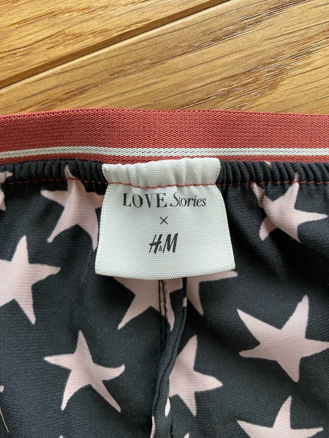 Love Stories x HM svart pyjamas med stjärnor da.. | Köp på Tradera ...