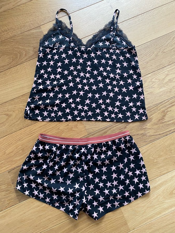 Love Stories x HM svart pyjamas med stjärnor da.. | Köp på Tradera ...