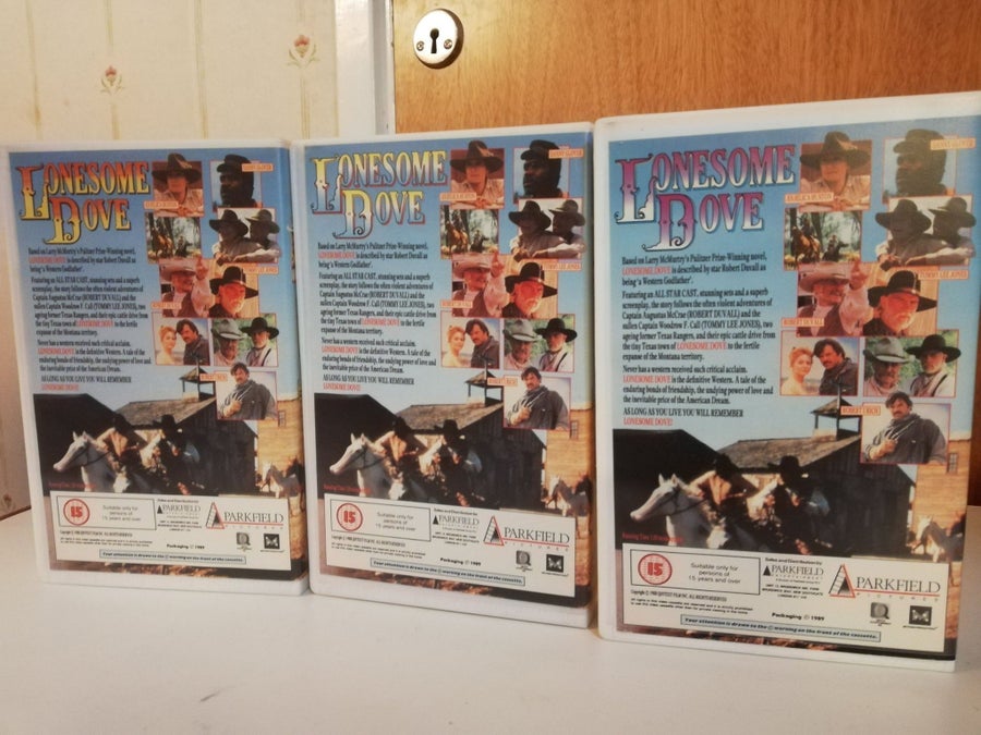 Se produkter som liknar Lonesome Dove 1-3 (Robert Duv.. på Tradera ...