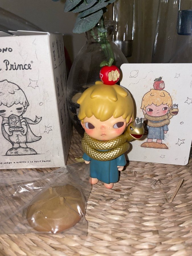 Se produkter som liknar Hirono ”the snake” - Le Petit.. på Tradera ...