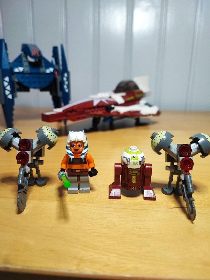 LEGO Star Wars Ahsoka's Jedi Interceptor 7751 | Köp på Tradera (713705577)