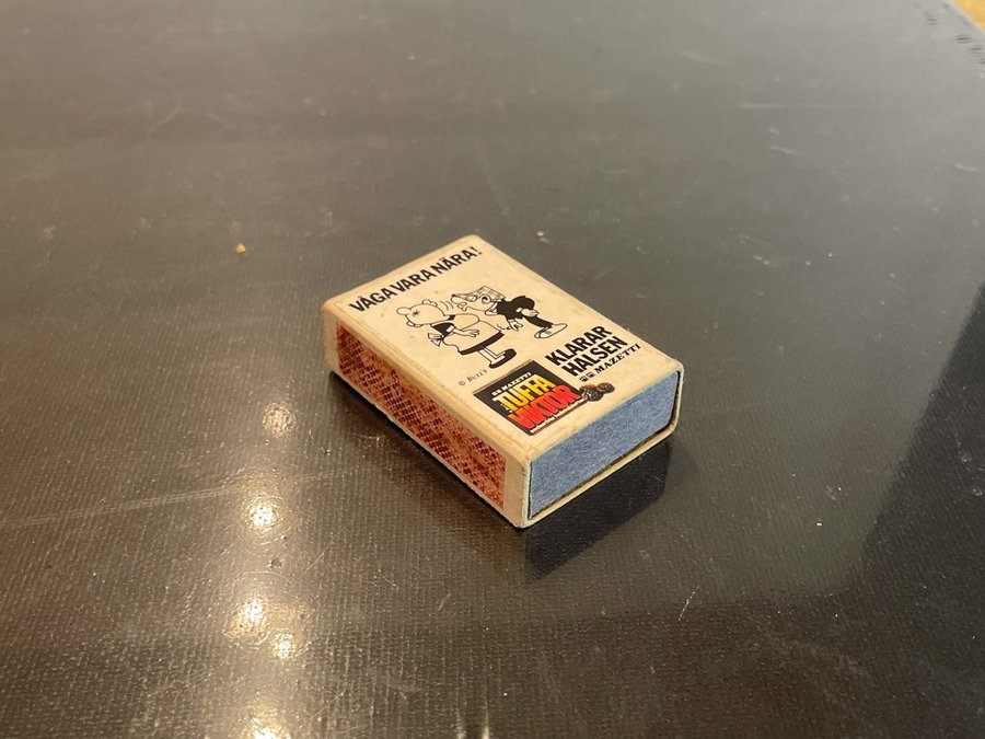 Tuffa Viktor tändsticksask tablett.. | Köp från analogi på Tradera ...