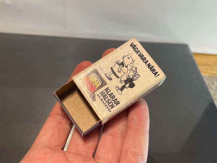 Tuffa Viktor tändsticksask tablett.. | Köp från analogi på Tradera ...