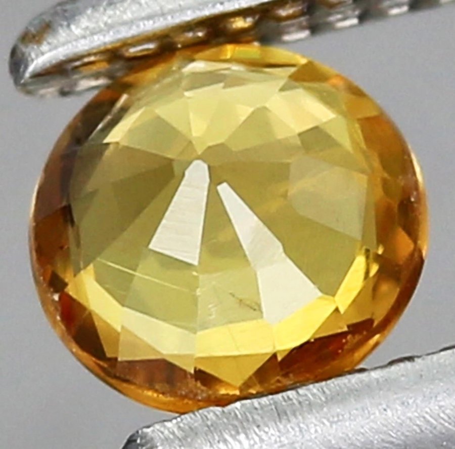 Mycket Vacker! 3.8x3.8MM Brilliant Gul Safir 0,.. | Köp på Tradera ...
