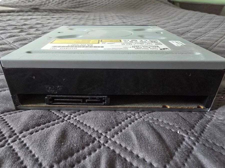 DVD-brännare H & L GSA-H60N 16x DVD±RW DL SATA .. | Köp på Tradera ...