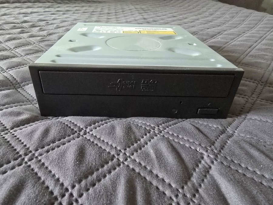 DVD-brännare H & L GSA-H60N 16x DVD±RW DL SATA .. | Köp på Tradera ...