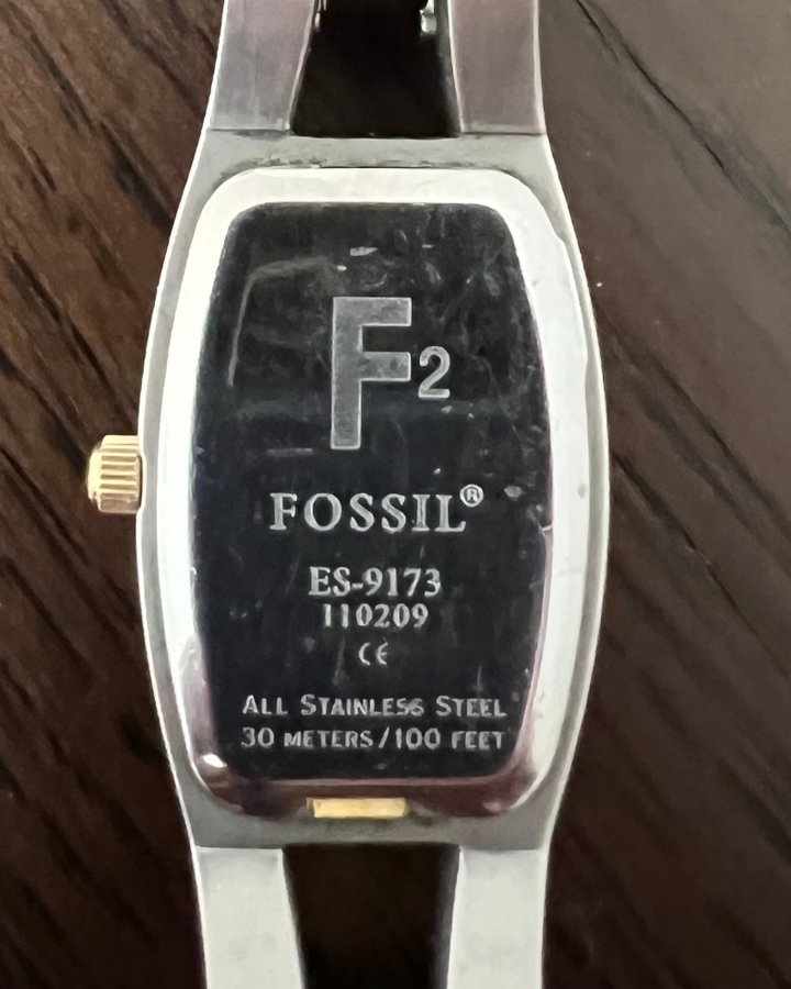 Snyggt ”Fossil” damur i fint skick | Köp på Tradera (734769542)