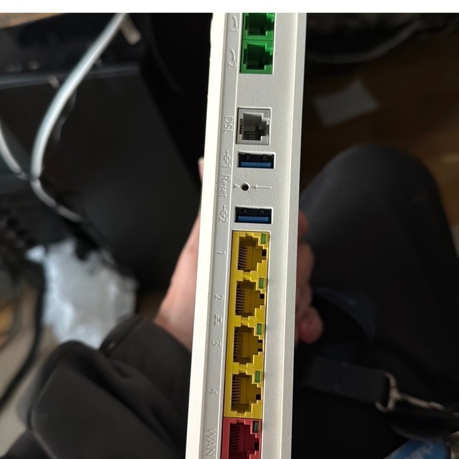 Se produkter som liknar Technicolor WiFi Router Plus v3 på Tradera ...