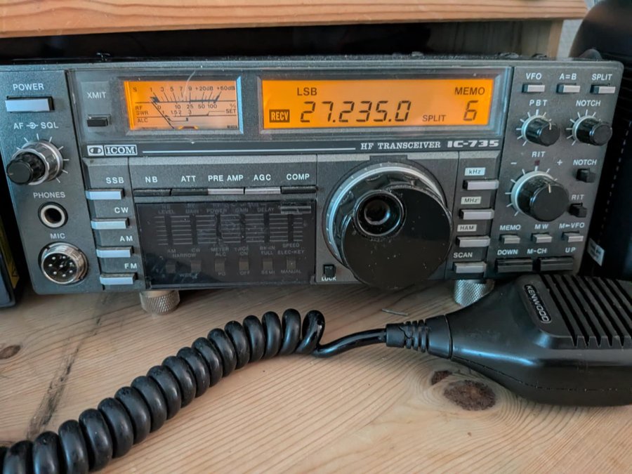 Se produkter som liknar Kenwood tr 9000 o Icom 735 på Tradera (687269535)