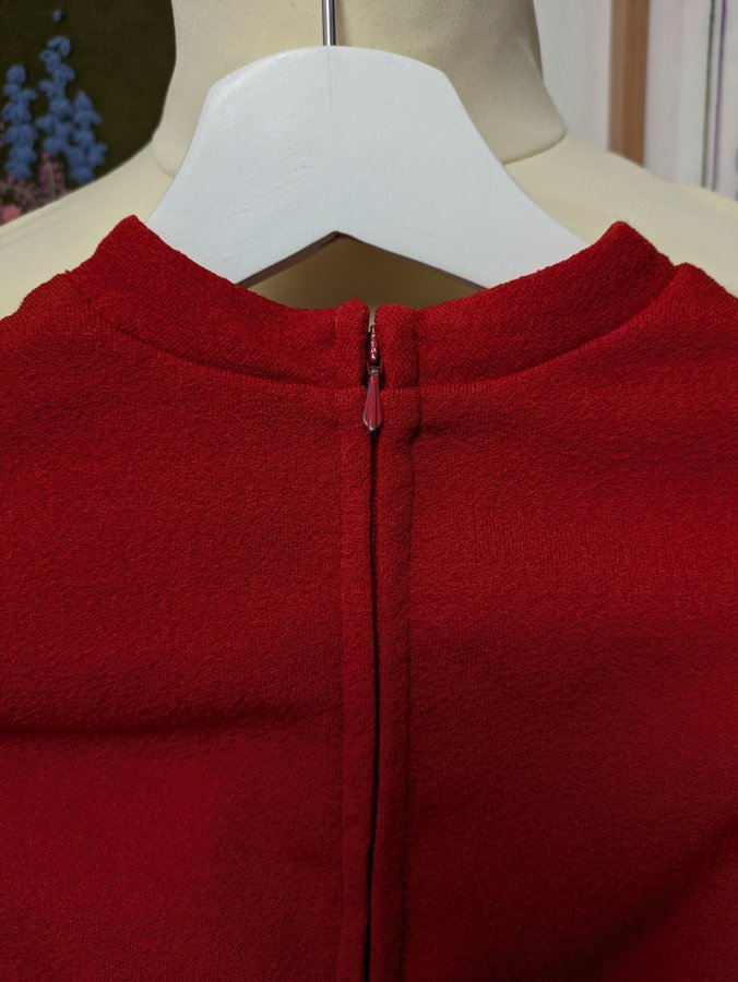 Vintage Red Dress with Lace Trim - Size 34 from.. | Köp på Tradera ...