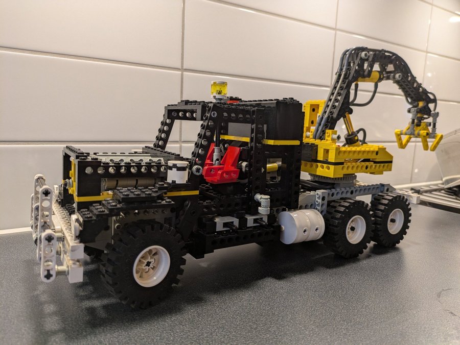 Klassisk LEGO Technic Air Tech Claw Rig 8868 (1.. | Köp på Tradera ...