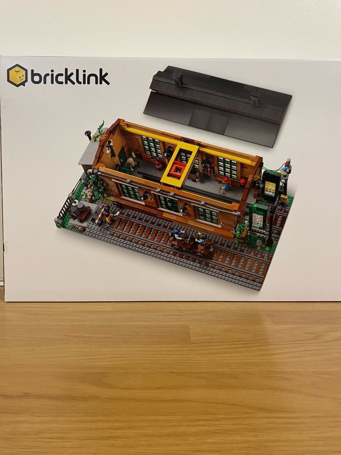 Lego 910033 Bricklink Old Train Engine Shed | Köp på Tradera (696617791)