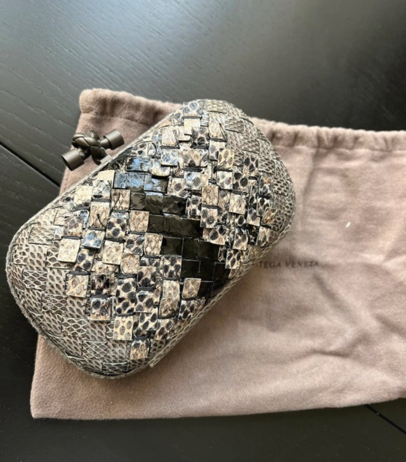 Bottega Veneta knot clutch | Köp på Tradera (711641028)