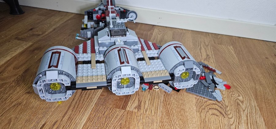 Lego Star Wars Republic Frigate 7964 ej komplett | Köp på Tradera ...