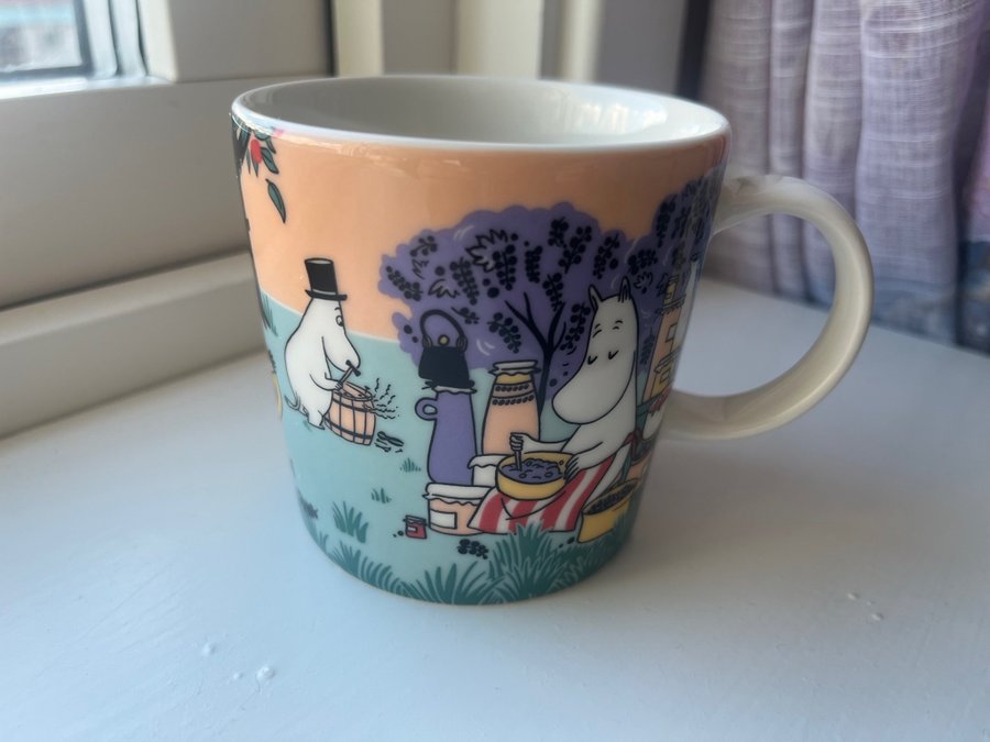Se produkter som liknar Arabia Mumin Mugg 2024 - Bärs.. på Tradera ...