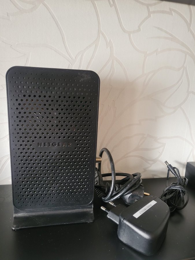 Se produkter som liknar NETGEAR Router på Tradera (696603357)
