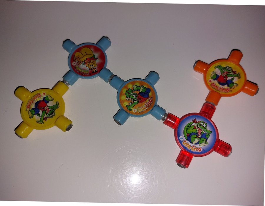 Se produkter som liknar Ciss-Cross & Pombär magneter på Tradera (668461967)