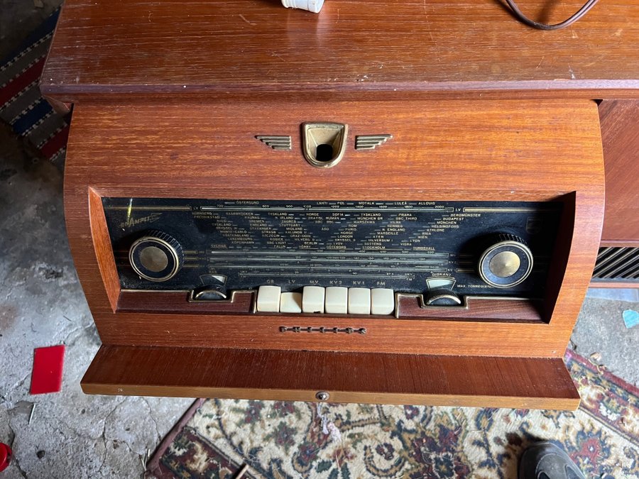 Radiogrammofon Äldre. Philips radio och skivspe.. | Köp på Tradera ...