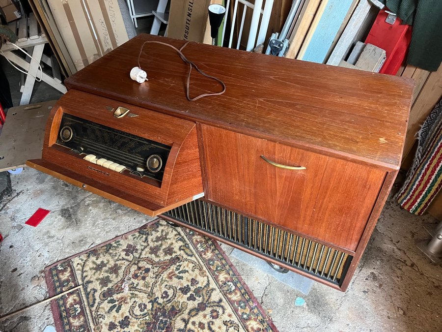 Radiogrammofon Äldre. Philips radio och skivspe.. | Köp på Tradera ...