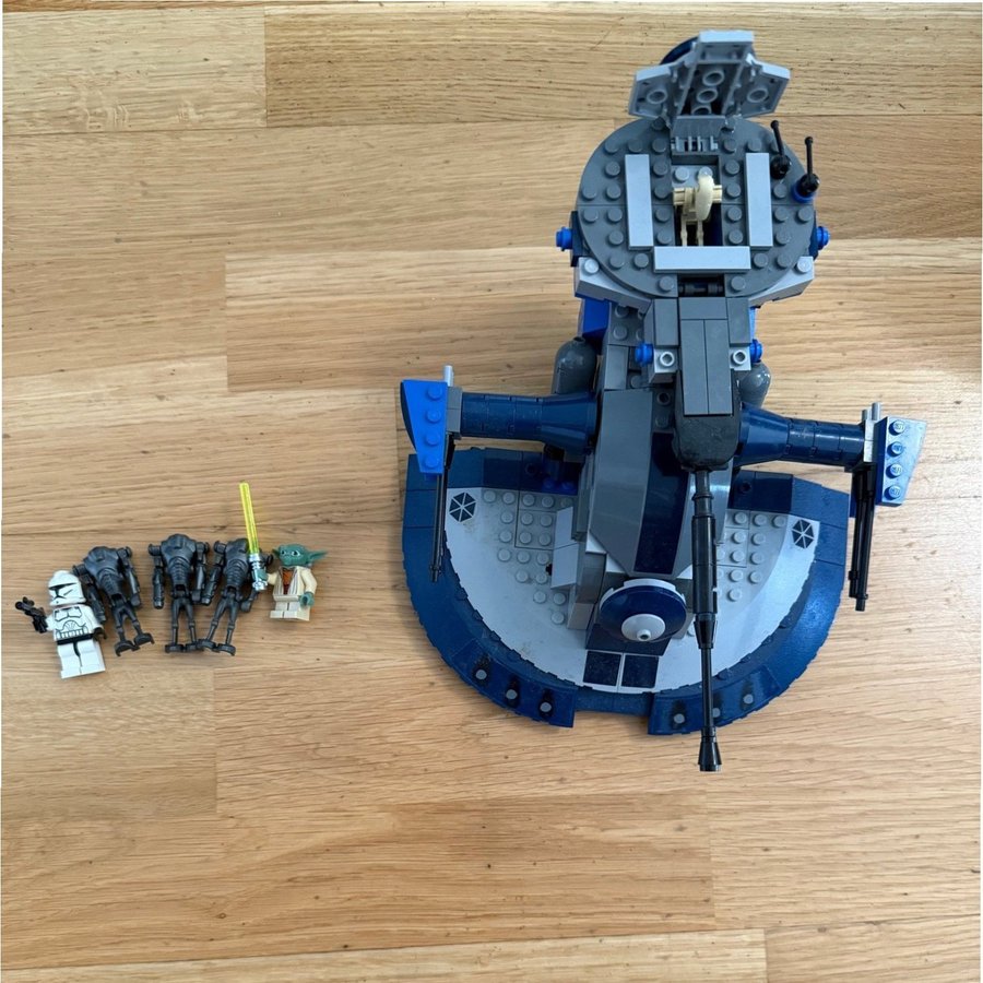 LEGO Star Wars 8018 - Armored Assault Tank (AAT) | Köp på Tradera ...