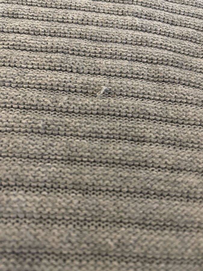 Grå stickad tröja - .. | Köp från ordning-frihet-pengar på Tradera ...