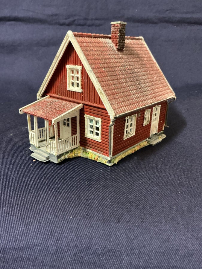 Se produkter som liknar Heljan - Modellhus HO 1:87 Sk.. på Tradera ...