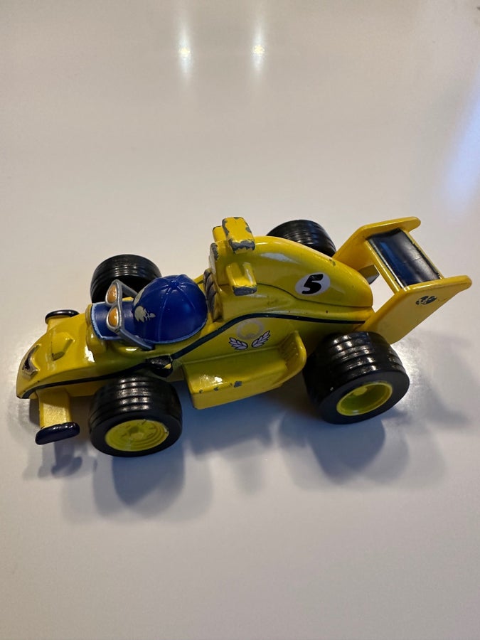 Se produkter som liknar Leksaksbil Formel 1 på Tradera (708646084)
