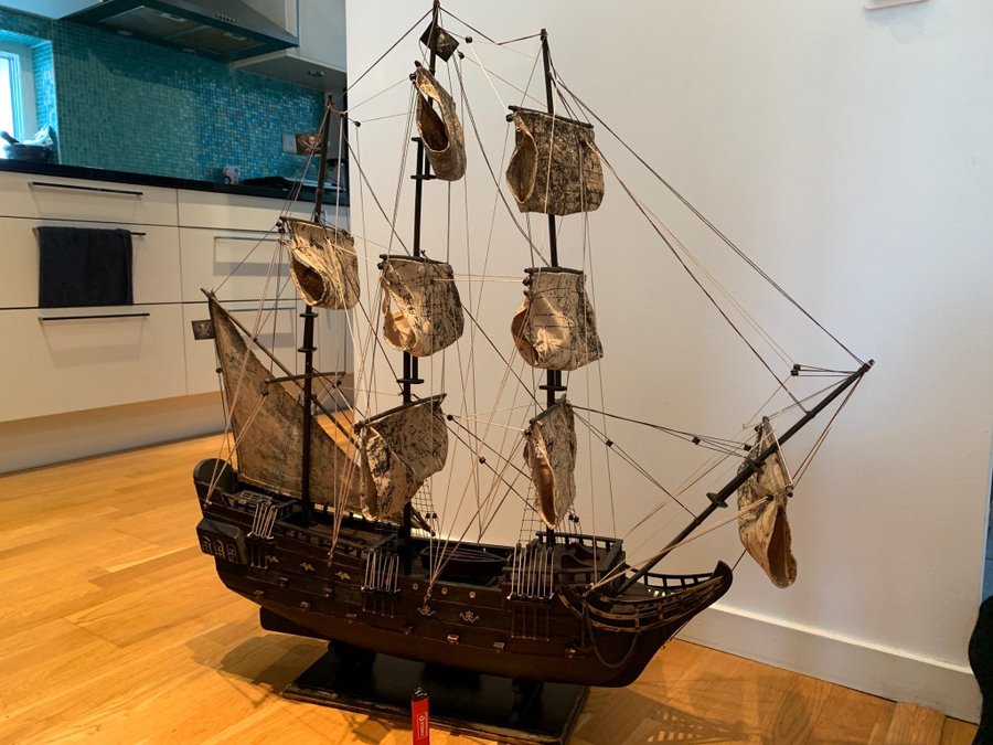 Se produkter som liknar Pirat skepp BLACK PEARL på Tradera (568289719)