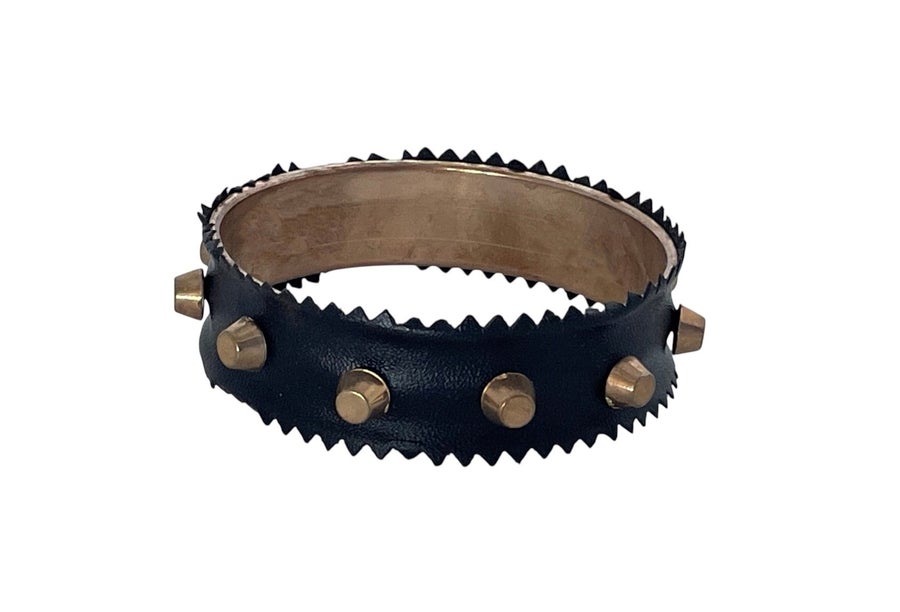 Stelt Armband / Bangle med Läder Dek.. | Köp från Novia på Tradera ...