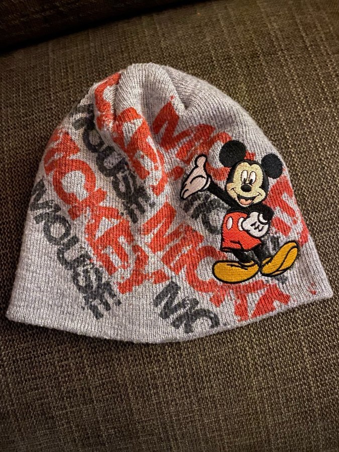 Disney grå mössa med Musse Pigg, storlek 54CM | Köp på Tradera (708900251)
