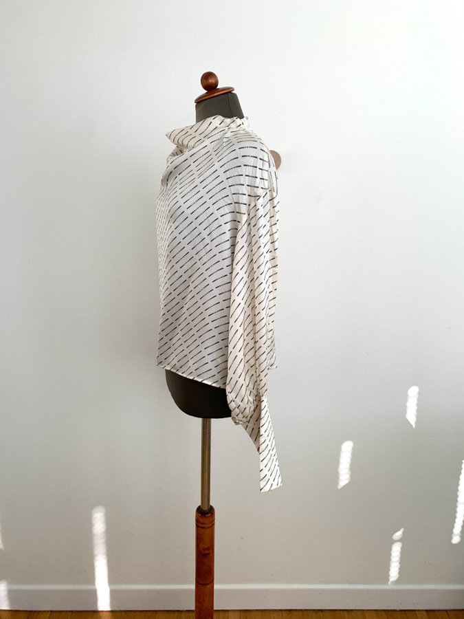 H&M vit blus, strl S 100% viskos hög hals vit/ .. | Köp på Tradera ...