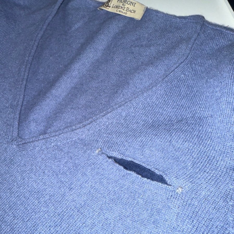 Fioroni Lorenz Bach Gstaad blå cashmere tröja | Köp på Tradera (713189862)