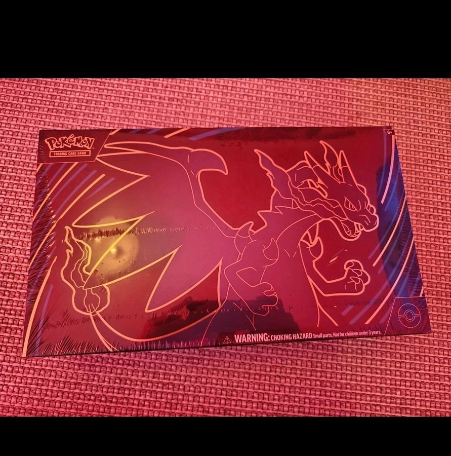 Pokemon Phantasmal Flames Ultra Premium Collect.. | Köp på Tradera ...