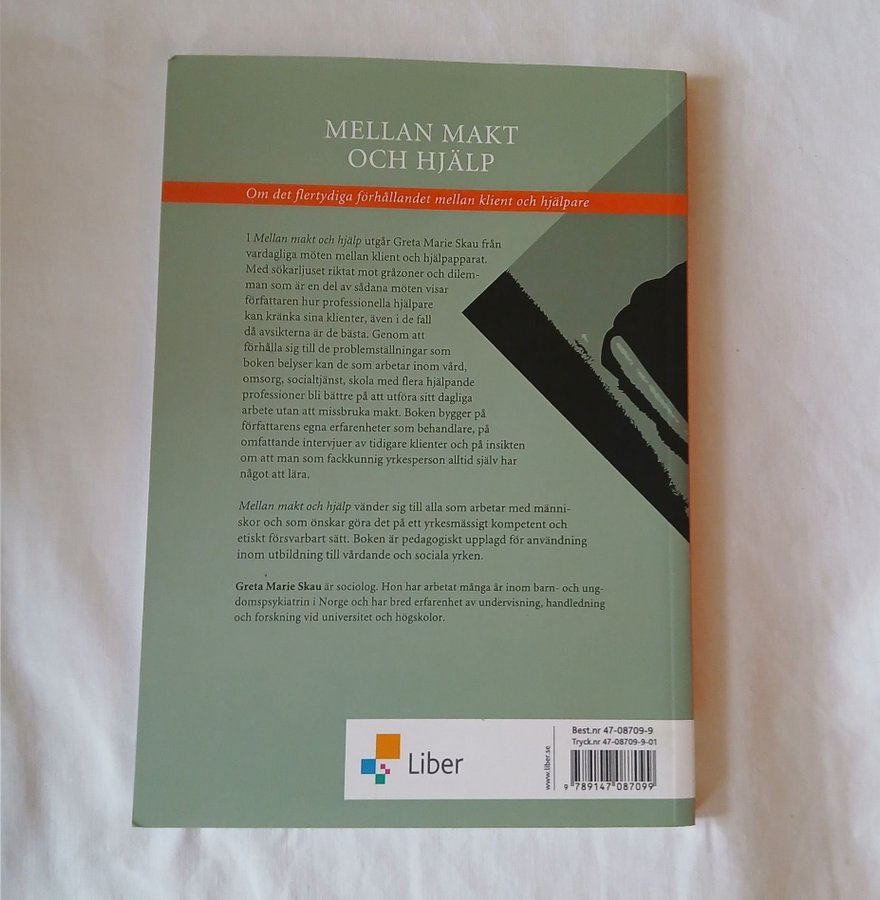 Mellan makt och hjälp av Greta Marie Skau | Köp på Tradera (711931926)