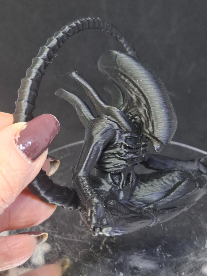 Alien i Yoga Position - 3D Print | Köp på Tradera (708275464)