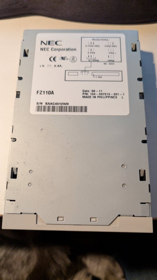 Iomega Zip-enhet och Disketter | Köp på Tradera (708779545)