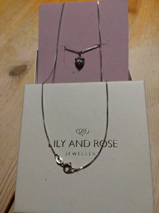 Lily and Rose Halsband med hjärta | Köp på Tradera (711837051)