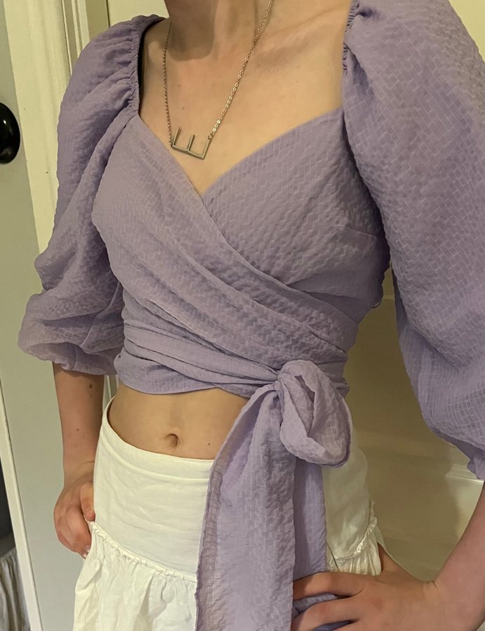 Nyskick! Gina Tricot lila omlottblus/ blus stor.. | Köp på Tradera ...