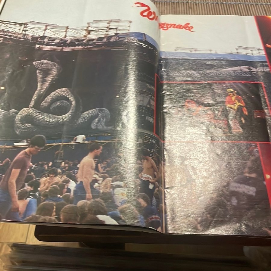 ENFER Magazine med Scorpions och AC/DC poster | Köp på Tradera (701892089)