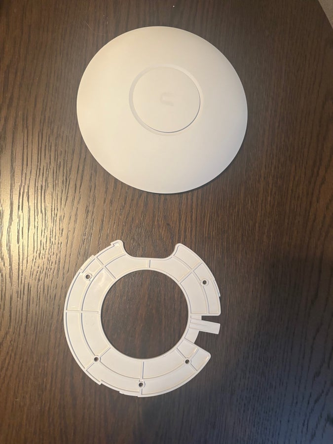 Se produkter som liknar Ubiquiti UniFi AP AC Pro på Tradera (737663827)