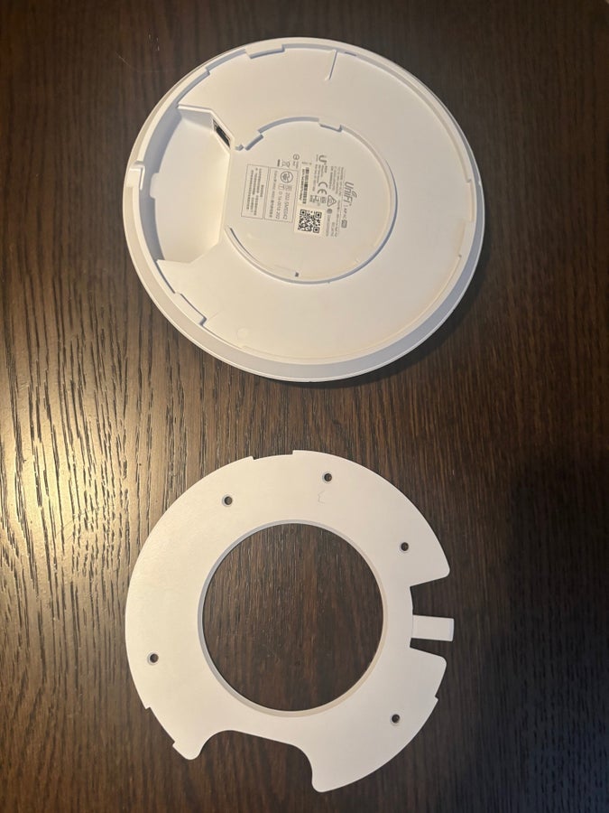 Se produkter som liknar Ubiquiti UniFi AP AC Pro på Tradera (737663827)