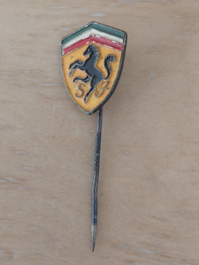 Pin Ferrari, Metall, lackad. Fran 60-talet. Got.. | Köp på Tradera ...