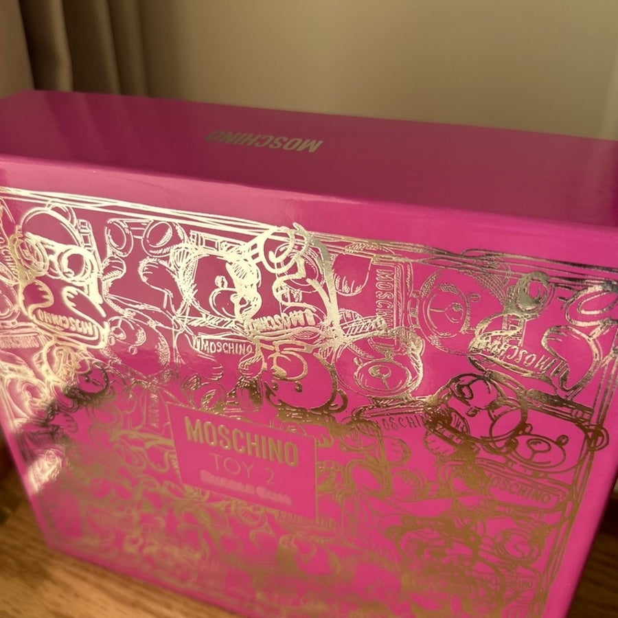 Helt ny & oöppnad! MOSCHINO - TOY 2 BUBBLE GUM .. | Köp på Tradera ...