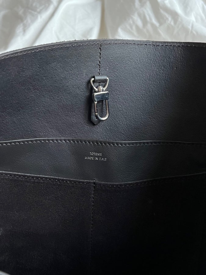 Toteme espresso mocka tote bag | Köp på Tradera (736756871)