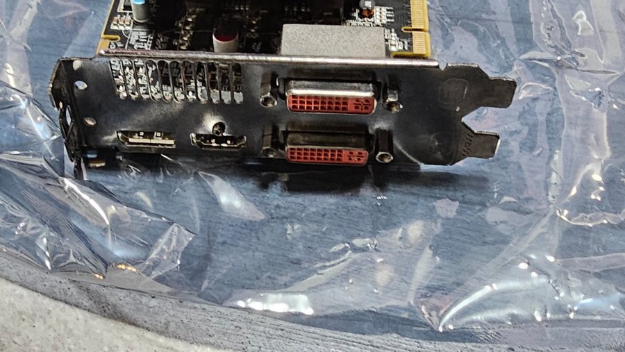 Se produkter som liknar AMD Radeon HD 5700 Series Gra.. på Tradera ...