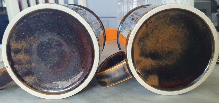 Två Keramiska Muggar , finska senapsmuggar? | Köp på Tradera (704524907)