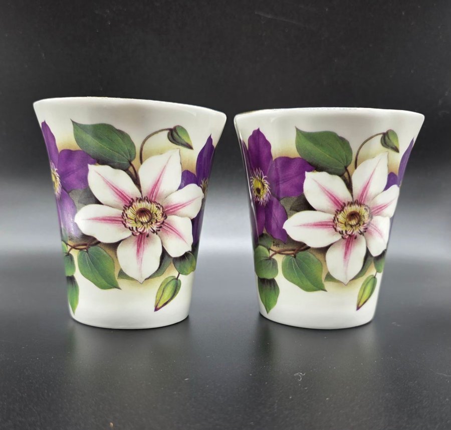 Två vackra muggar i benporslin från St George E.. | Köp på Tradera ...