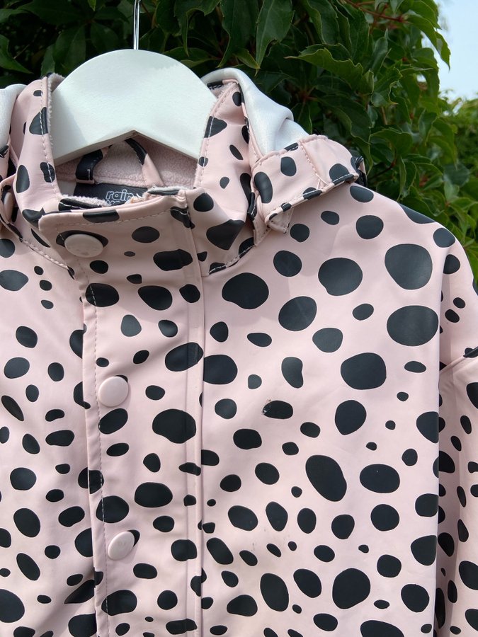 Se produkter som liknar Tuff regnjacka, stl.98. Lindex på Tradera (689926060)